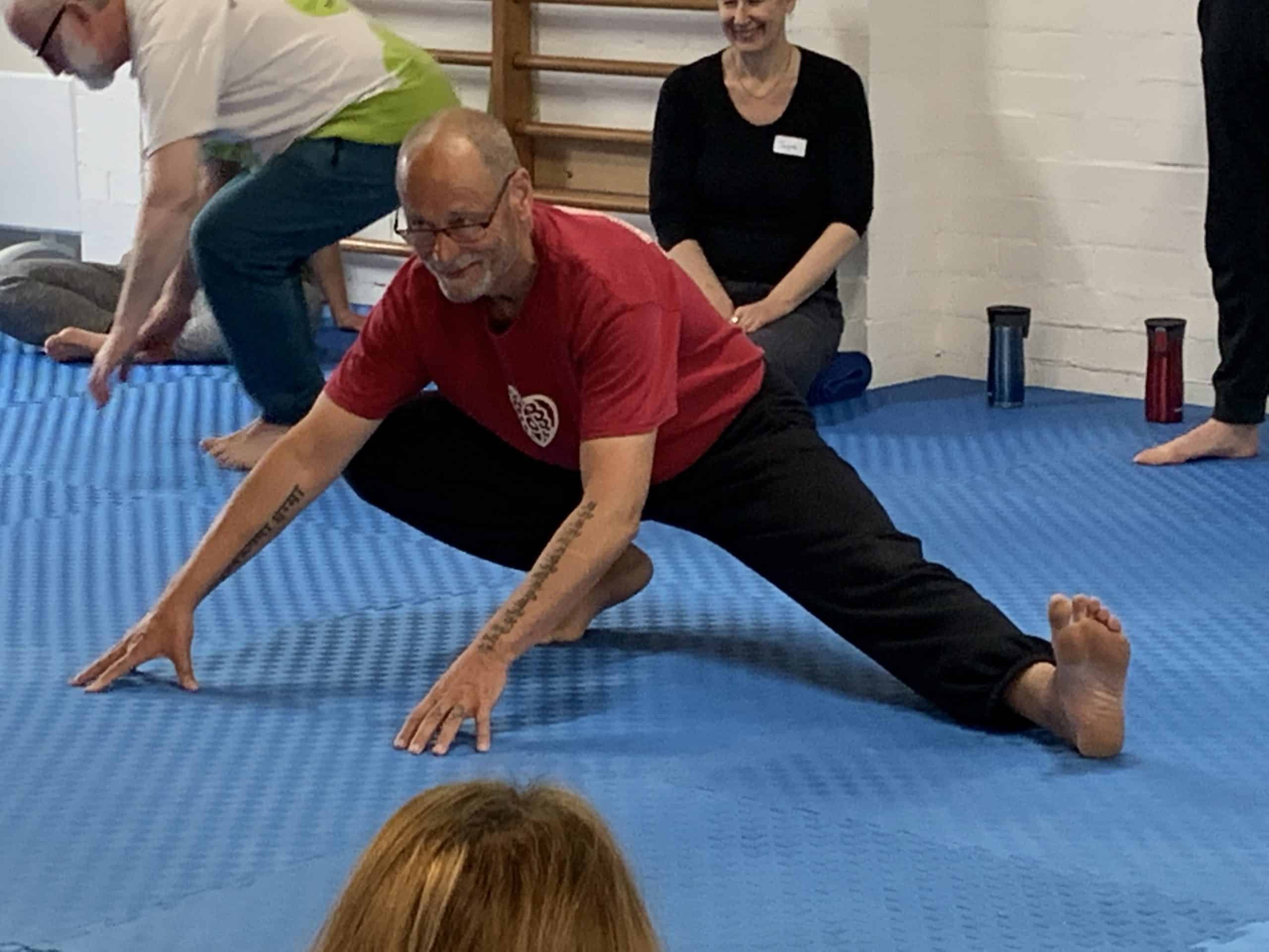 Speed skater and Cossack squat combination | Stretch Therapy